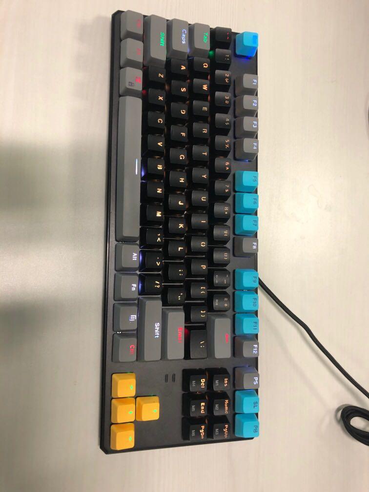 Tecware Phantom with custom keycap set, Computers & Tech, Parts ...