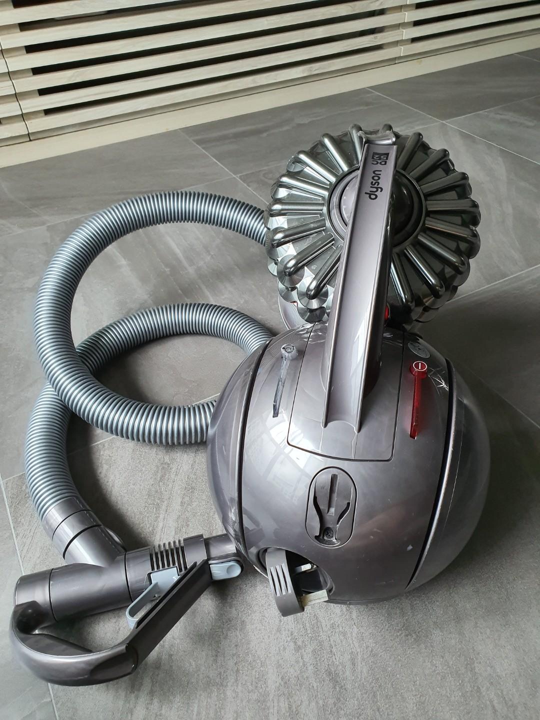 Dyson DC52 Vacuum, TV & Home Appliances, Vacuum Cleaner & Housekeeping ...
