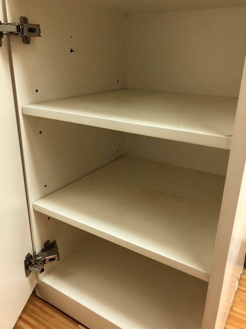 Free cupboards, 傢俬＆家居, 傢俬, 書櫃、櫃子及架 - Carousell