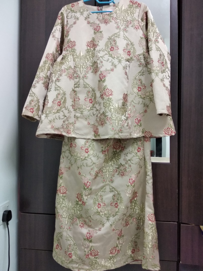 Kurung doll Brocade letups (nude chocolate gold), Women's Fashion, Muslimah Fashion, Baju Kurung ...