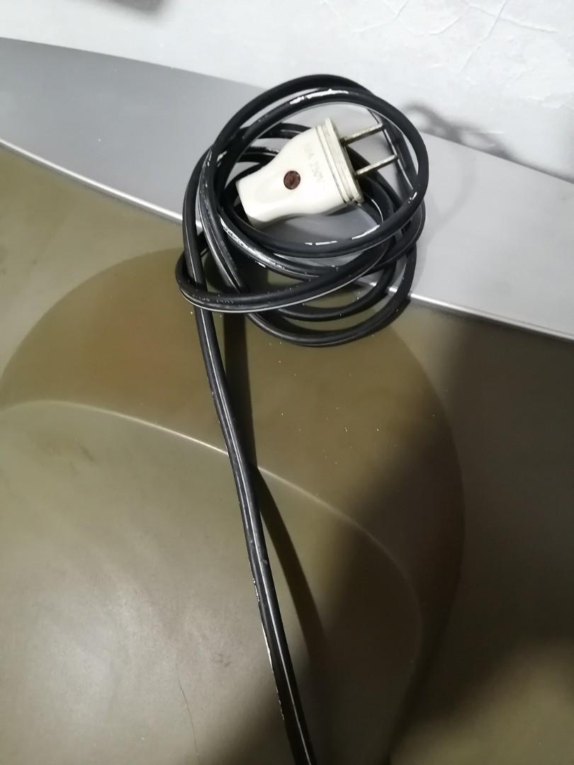 Old LG TV, TV & Home Appliances, TV & Entertainment, TV on Carousell