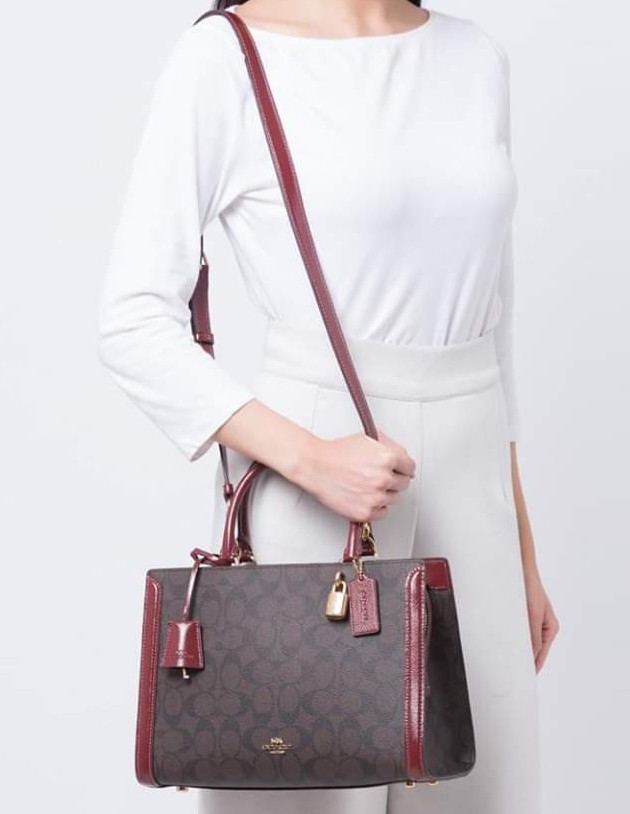 Authentic Coach Zoe Carryall, Women's Fashion, Bags & Wallets, Purses ...