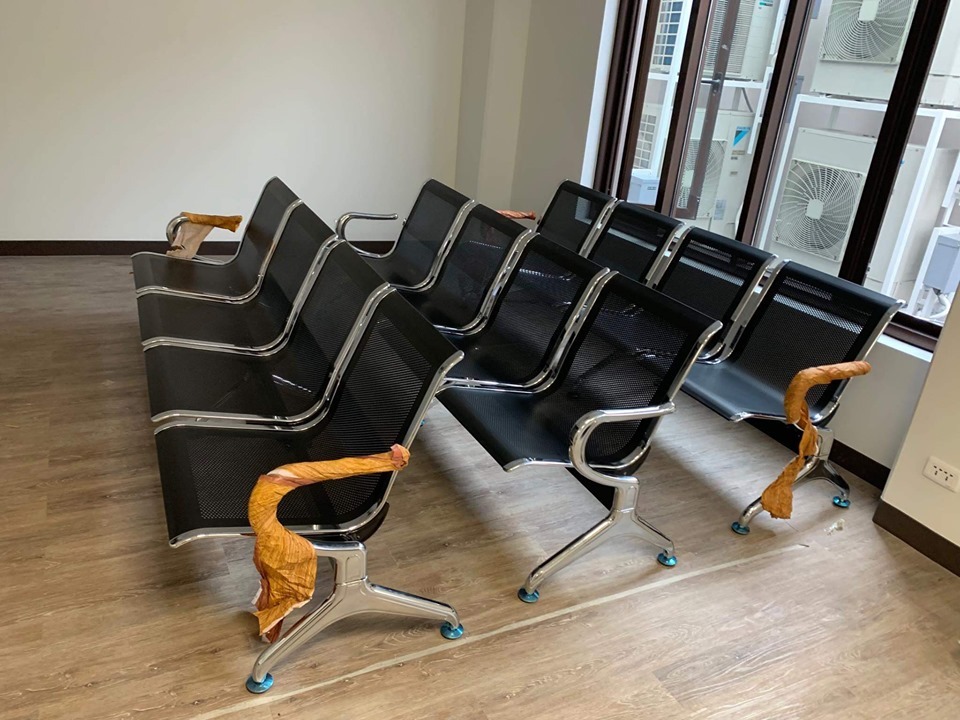 GANG CHAIR 4 SEATER STEEL ( BLACK COLOR ), Furniture & Home Living ...