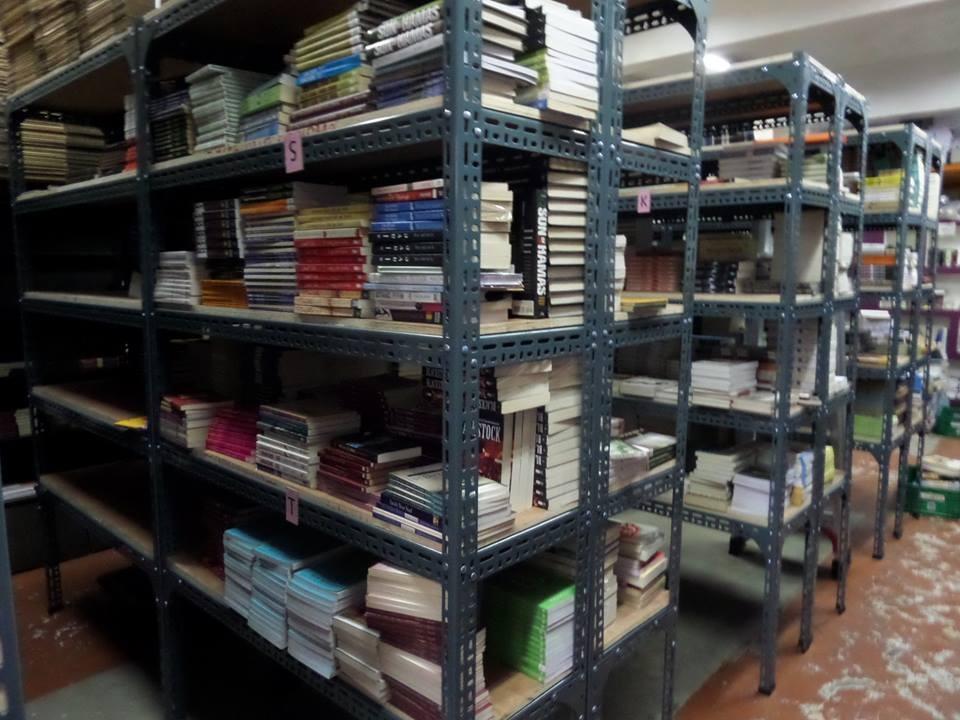 Slotted Wood Shelve - Steel Rack heavy Duty Bolt and Nut Display ...