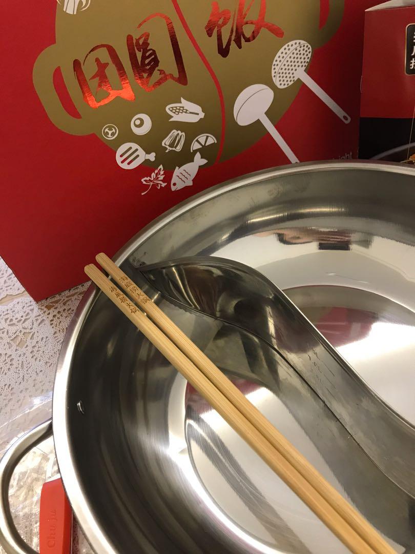 Steamboat pot set haidilao brand new in box, TV & Home Appliances ...