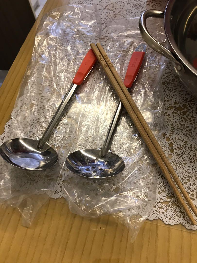 Steamboat pot set haidilao brand new in box, TV & Home Appliances ...