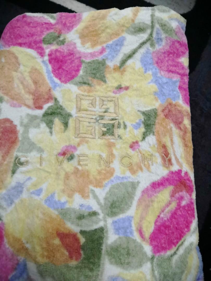 Givenchy towel mandi, Men's Fashion, Watches & Accessories ...