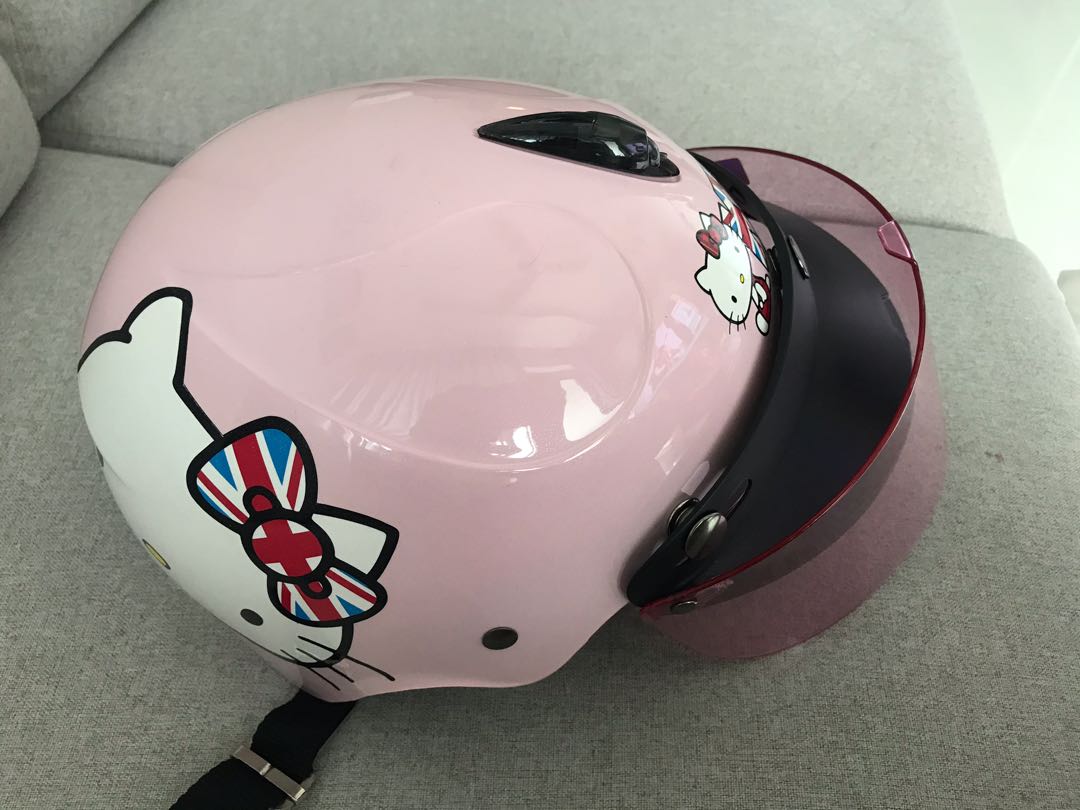 Hello Kitty Helmet, Everything Else on Carousell