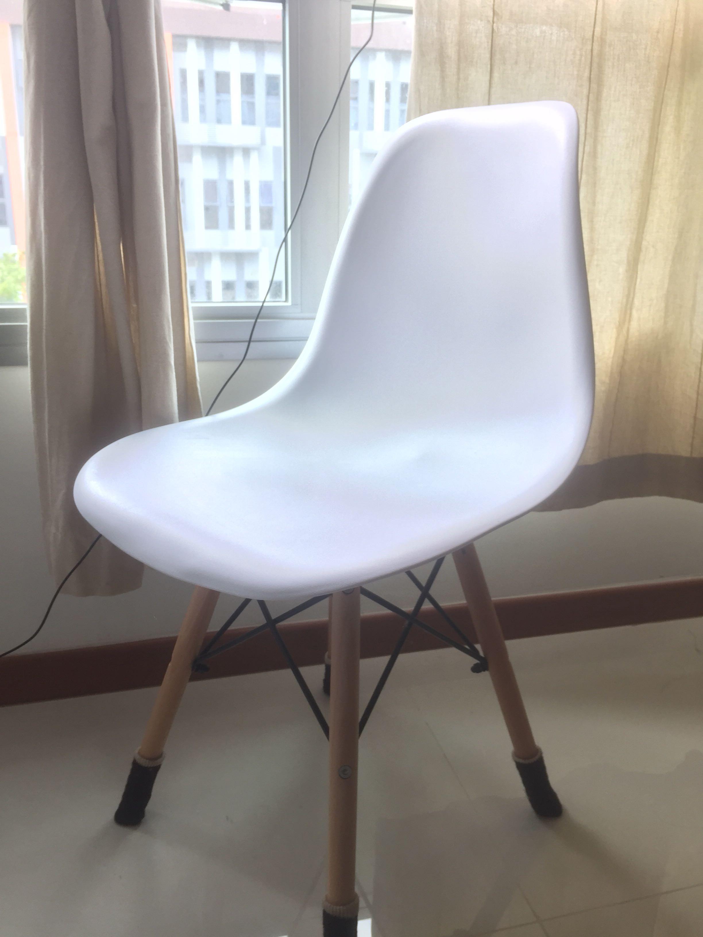 White study chair, Furniture & Home Living, Furniture, Chairs on Carousell