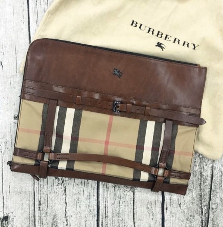 Burberry A4 size Clutch, Men's Fashion, Bags, Belt bags, Clutches and Pouches on Carousell