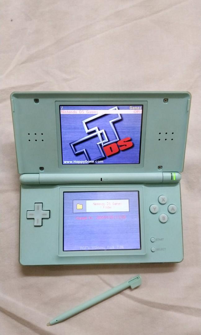 Nintendo DS Lite + R4 Card, Video Gaming, Video Game Consoles, Nintendo ...