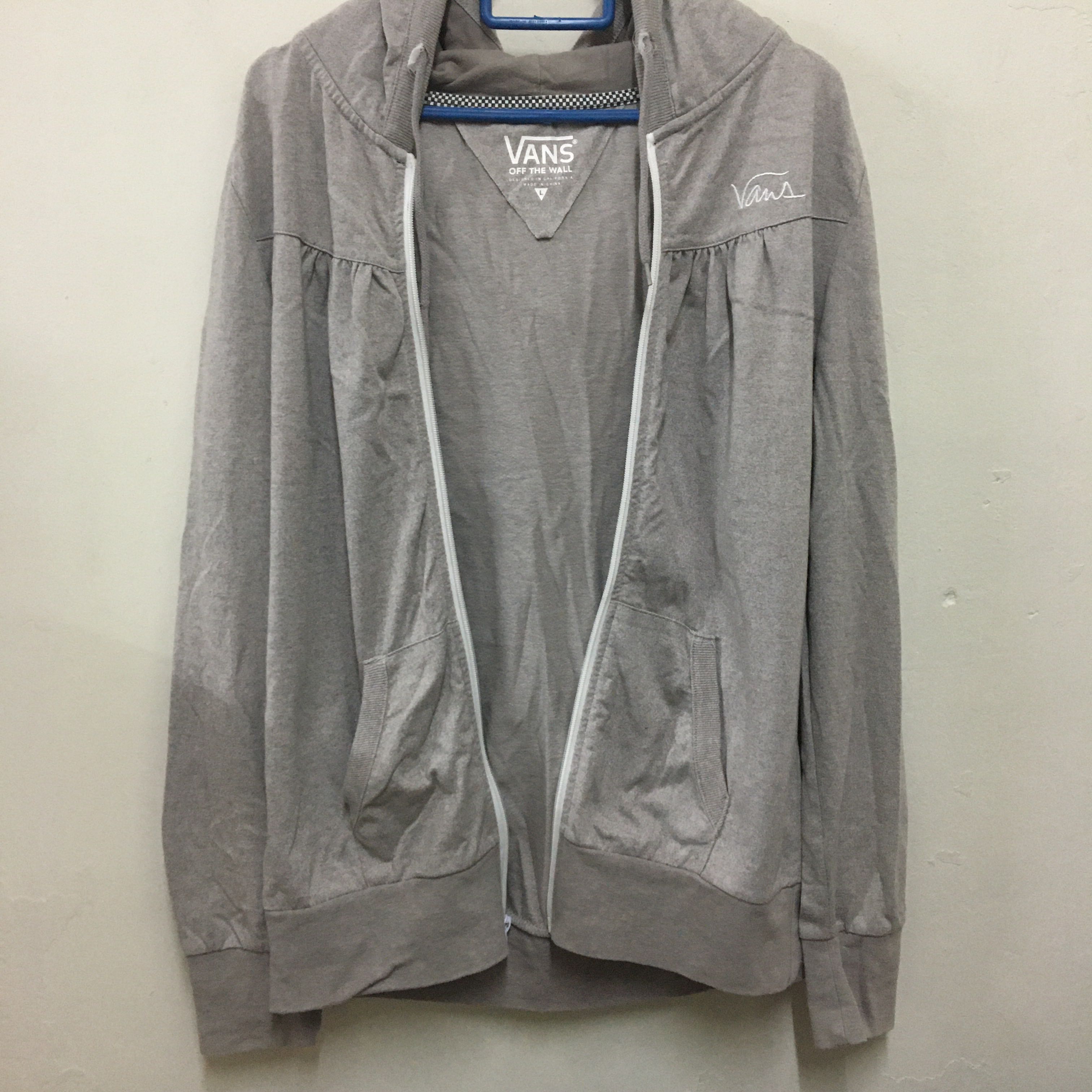 Original VANS Jacket Hoodie, Women's Fashion, Coats, Jackets and Outerwear on Carousell