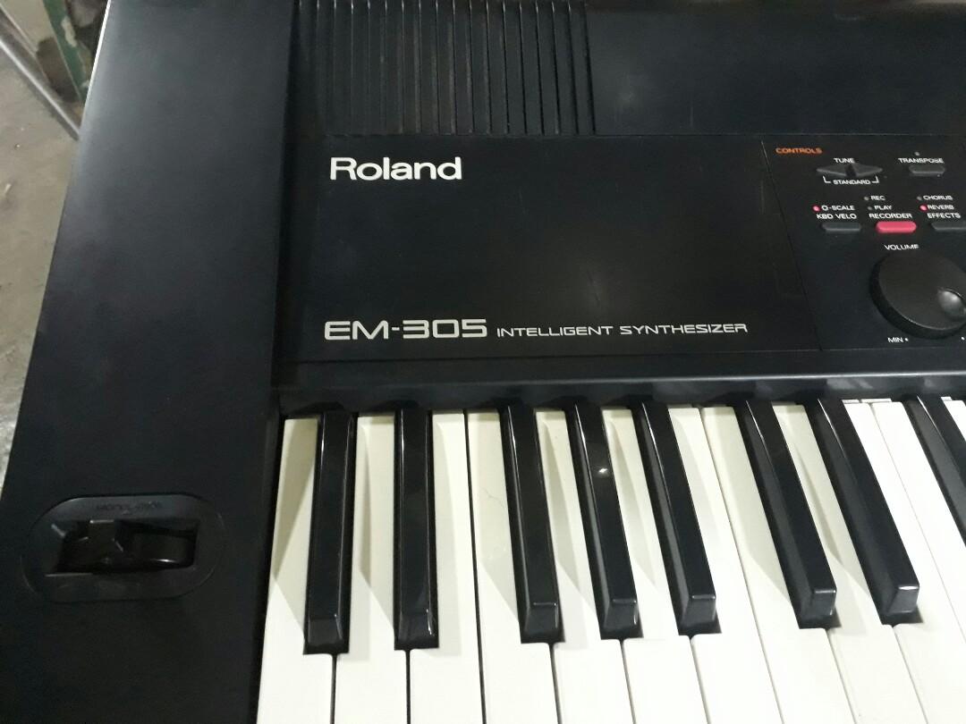 Roland EM-305 keyboard sythesizer, Hobbies & Toys, Music & Media ...