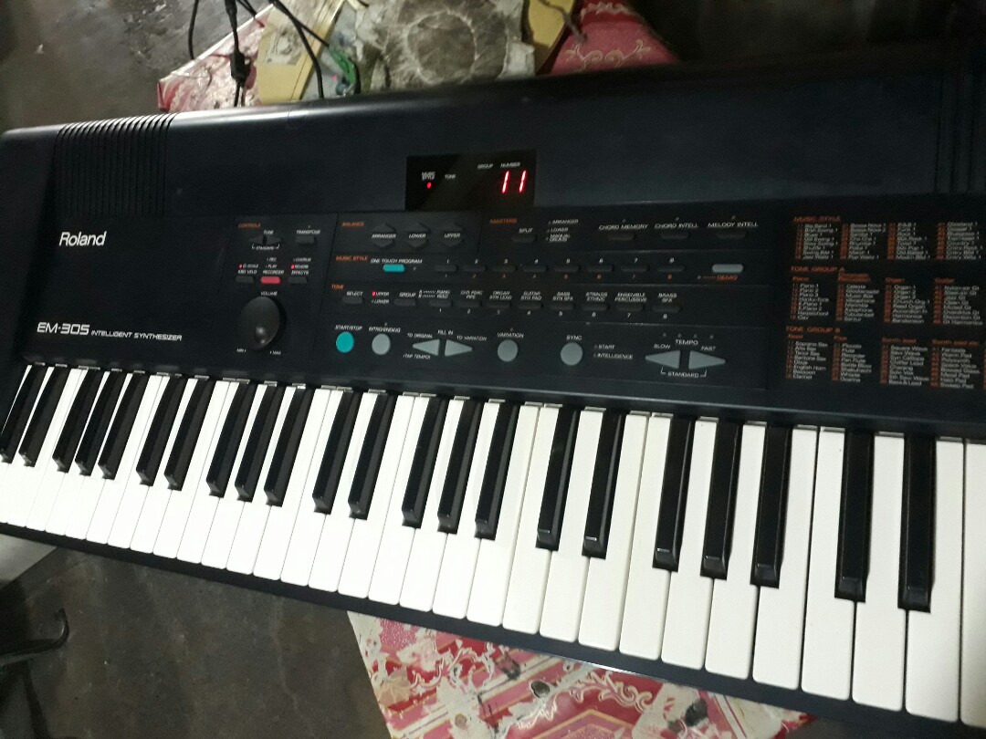 Roland EM-305 keyboard sythesizer, Hobbies & Toys, Music & Media ...