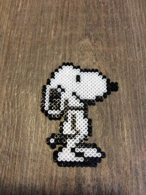 拼豆-Snoopy Hama Beads-Snoopy, 興趣及遊戲, 手作＆自家設計, 工藝用品及工具 - Carousell