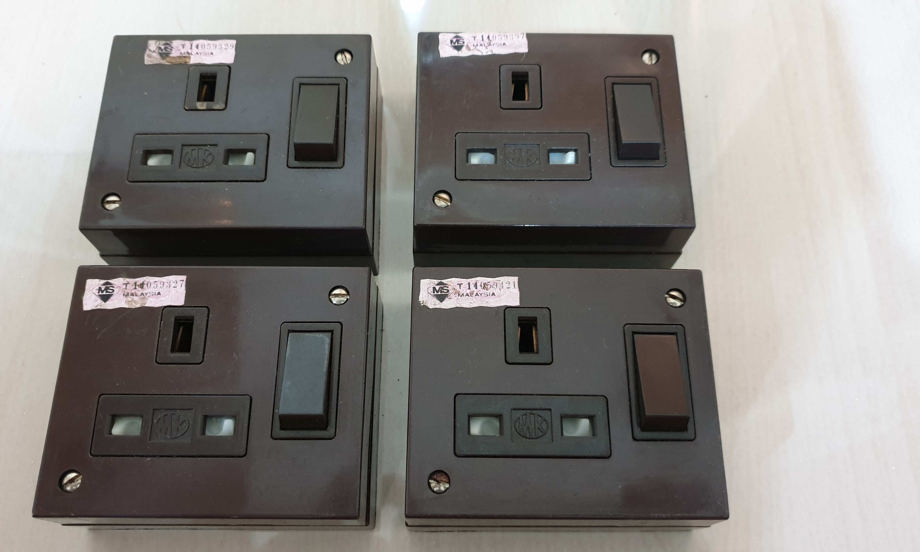 New Vintage 3pin plug w switchx 4, TV & Home Appliances, Electrical ...