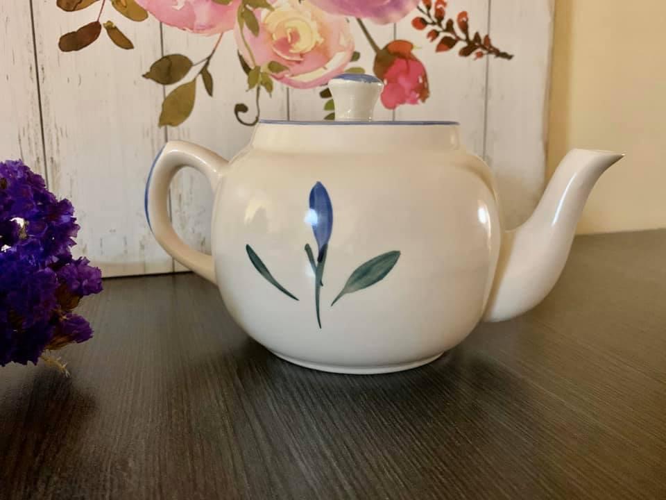 Brand new Ceramic teapot, Furniture & Home Living, Kitchenware ...