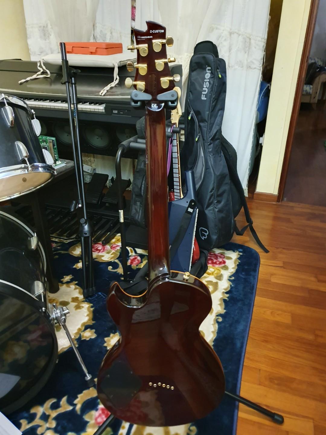 Cort Z-Custom Les Paul style guitar, Hobbies & Toys, Music & Media ...