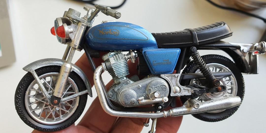 Motorbikes by Polistil (Harley Davidson, Norton, BMW, Police Commando ...