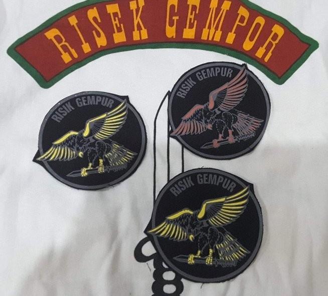 Vintage malaysia military ucis patch risik gempur, Hobbies & Toys ...