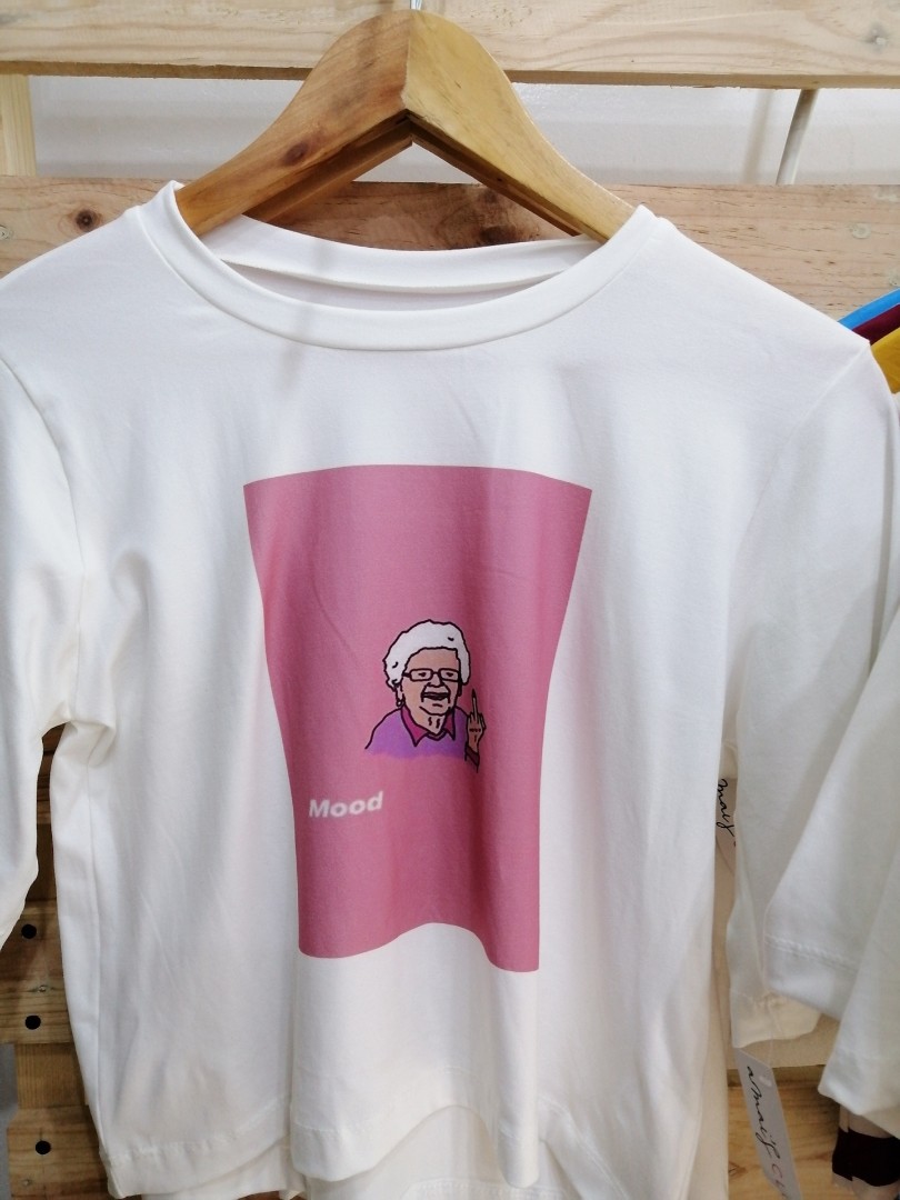 Aesthetic graphic tee Middle finger, Women's Fashion, Tops, Others Tops ...