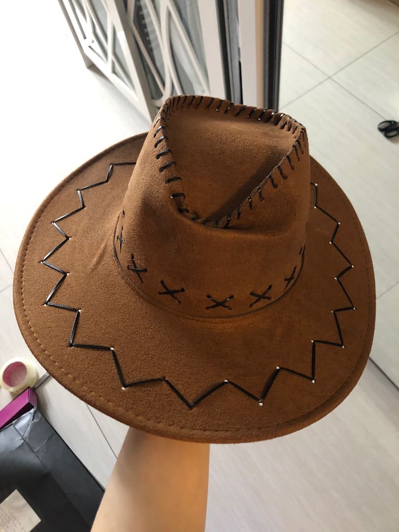 Cowboy Hat topi koboi, Barang Mewah, Aksesoris di Carousell
