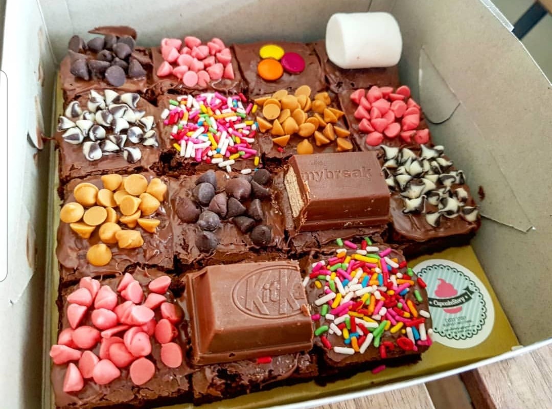 Halal Brownie, Food & Drinks, Homemade Bakes on Carousell