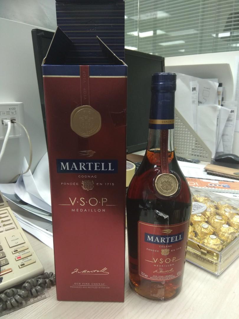 Martell cognac fondee en 1715 vsop medaillon 700ml, Food & Drinks, Alcoholic Beverages on Carousell