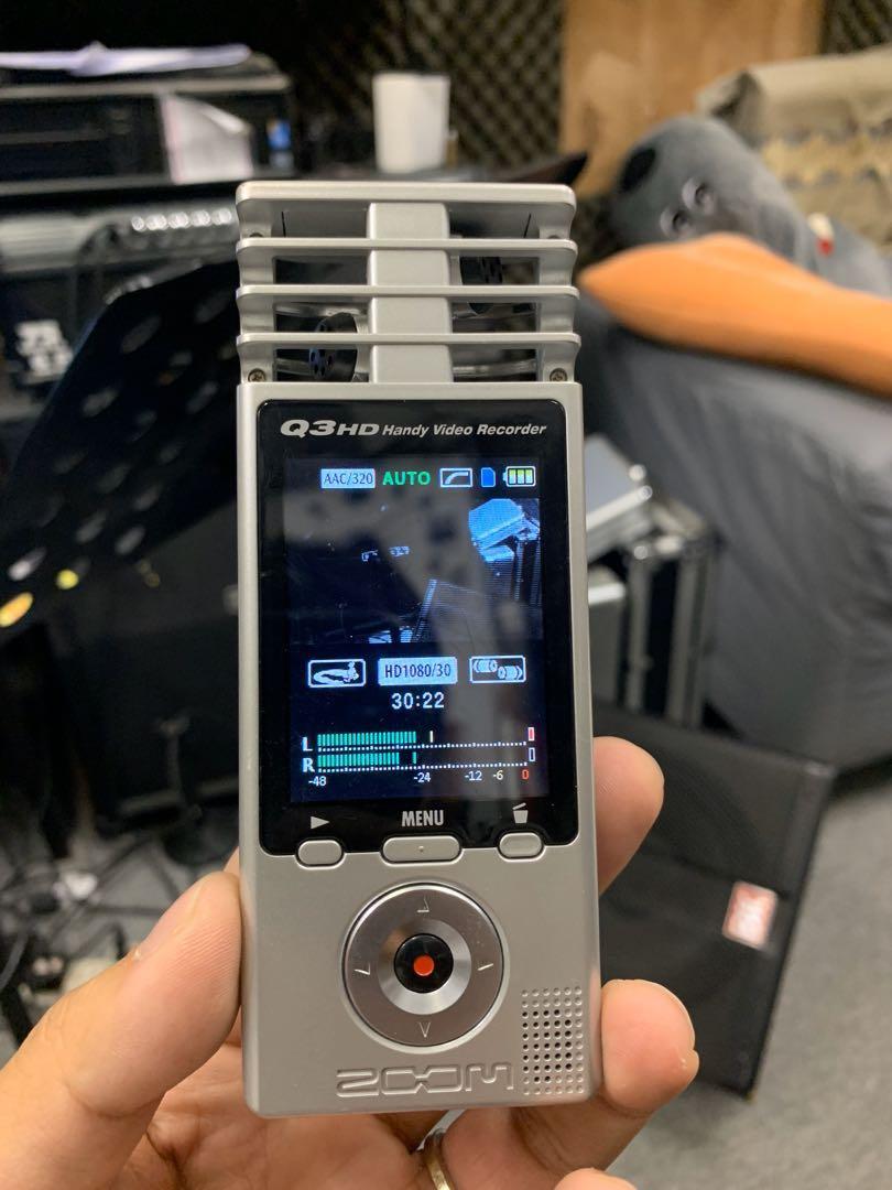Zoom Q3HD Handy Video Recorder, 攝影器材, 攝錄機 - Carousell