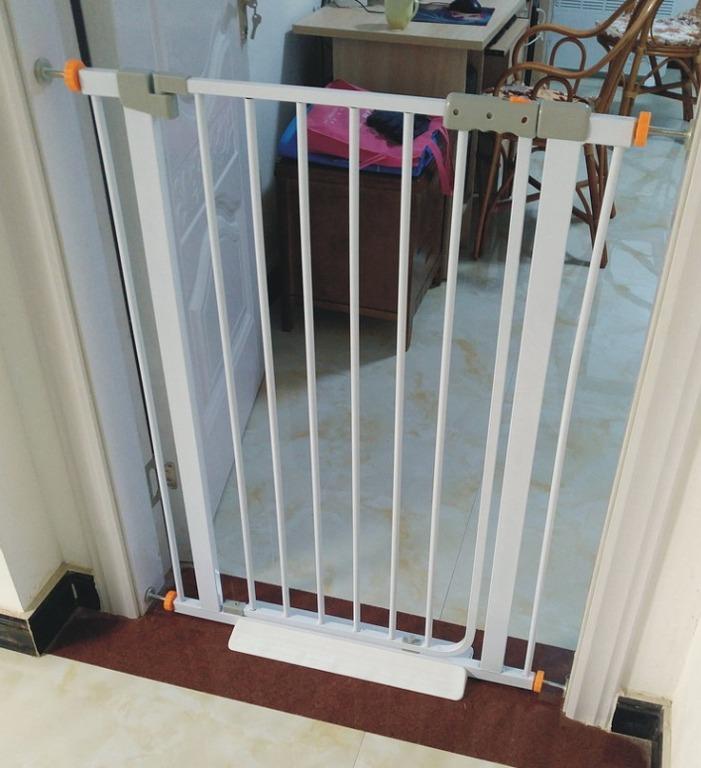 Auto Close Pressure Fit Safety Gate Rail Guard for Doorway Corridor ...
