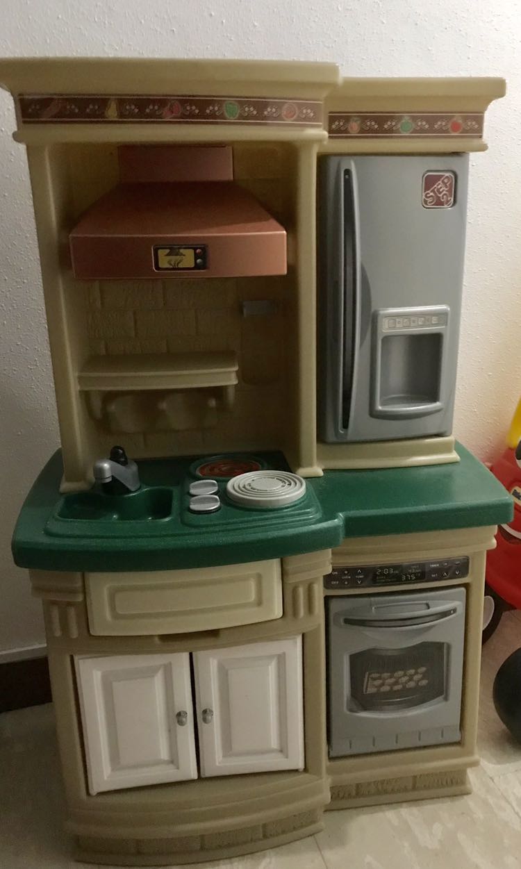 Step 2 kitchen playset, Hobbies & Toys, Toys & Games on Carousell