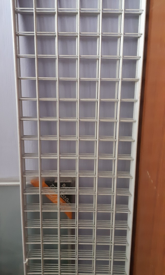 Wire mesh display panel, Furniture, Shelves & Drawers on Carousell