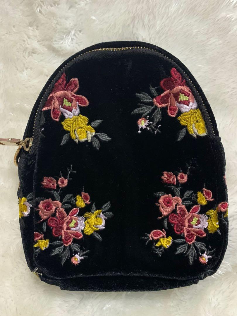 Zara MINI EMBROIDERED VELVET BACKPACK | atelier-yuwa.ciao.jp