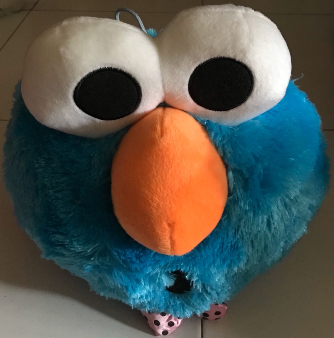 Sesame Street Blue Elmo, Hobbies & Toys, Toys & Games on Carousell