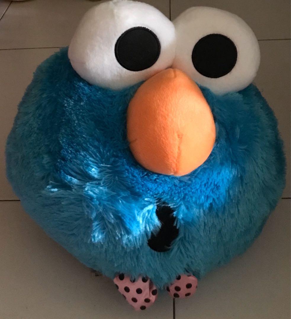 Sesame Street Blue Elmo, Hobbies & Toys, Toys & Games on Carousell