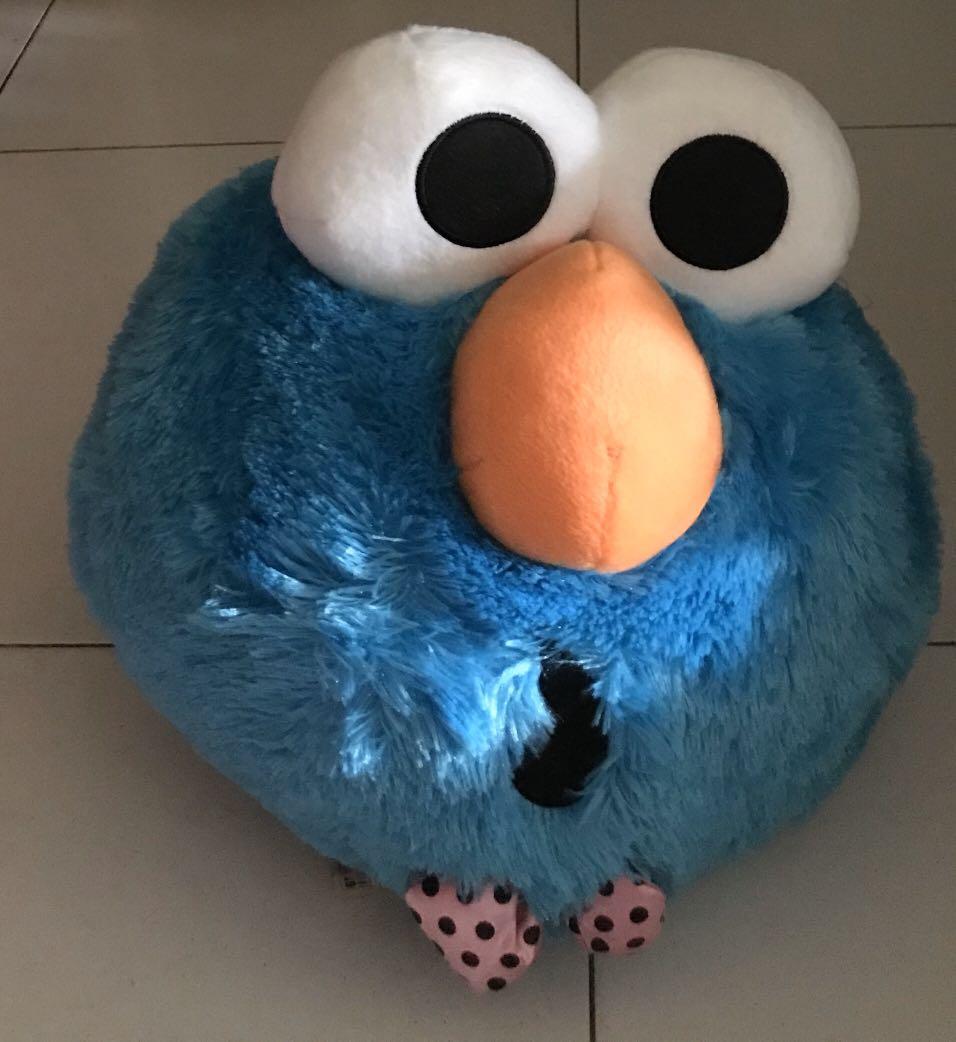 Sesame Street Blue Elmo, Hobbies & Toys, Toys & Games on Carousell