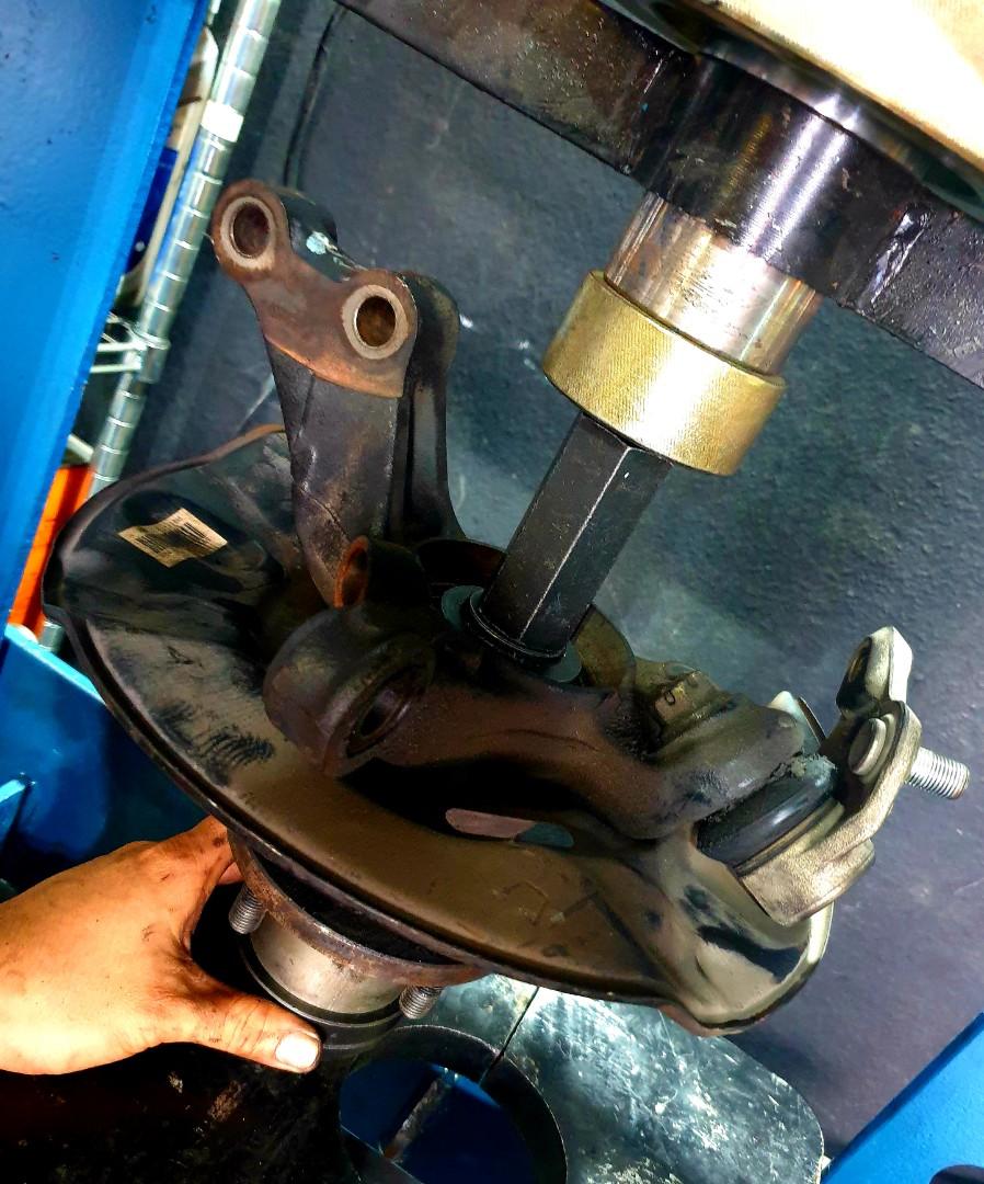 Toyota Altis/Axio/Allion : Front Wheel Bearings replacement, Car ...