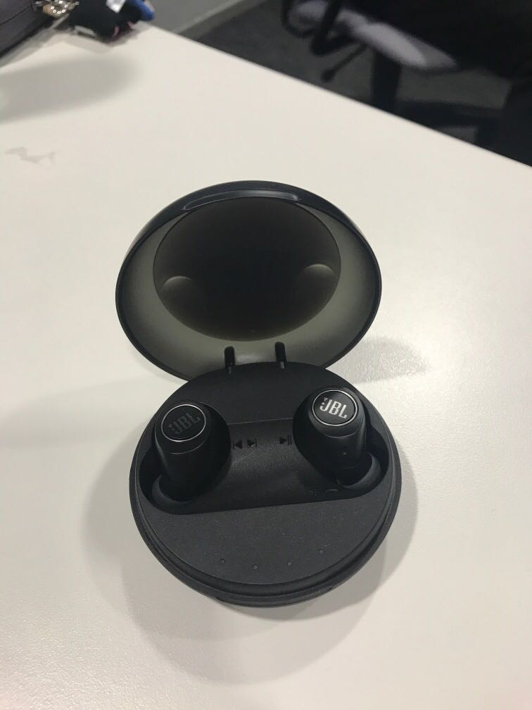 Wireless Jbl Ear Piece Audio Earphones On Carousell