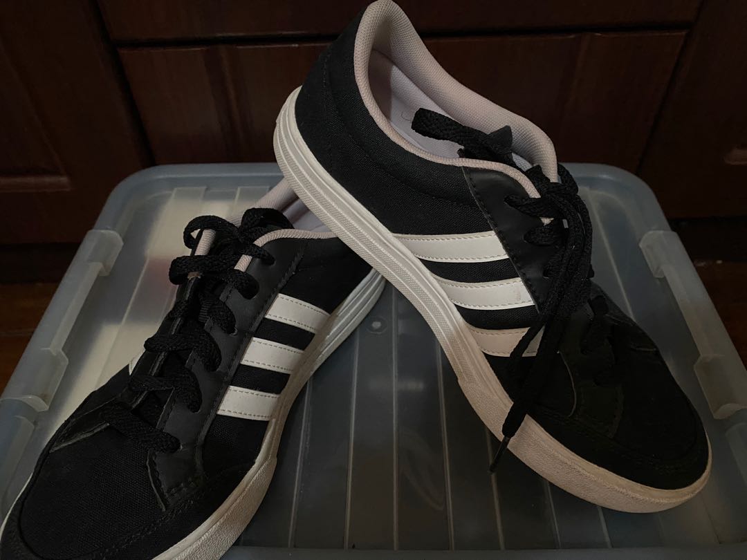 Adidas vset, Women's Fashion, Footwear, Sneakers on Carousell