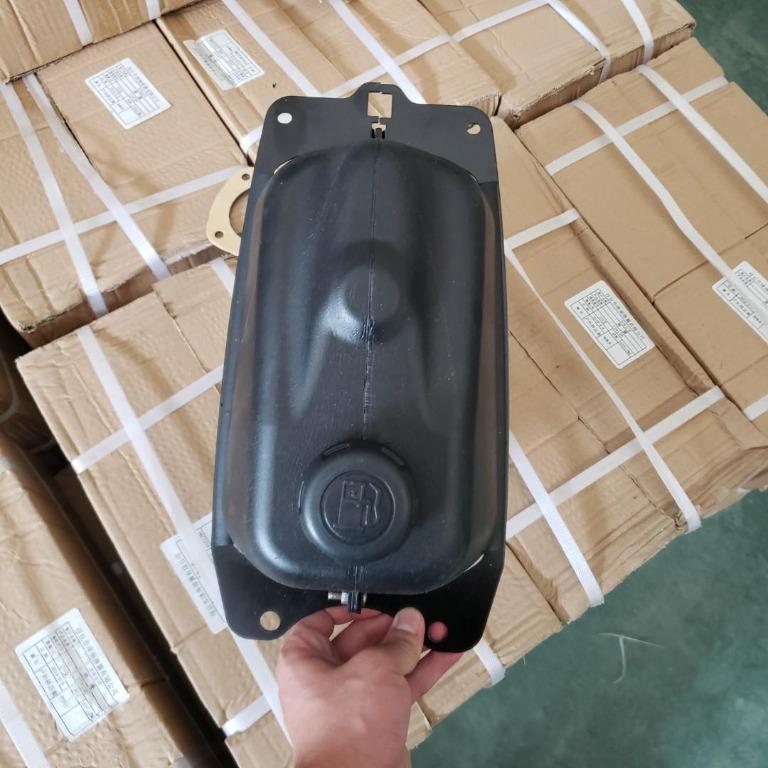 Aerox 8L enlarged fuel tank Final Sale!!!, Motorcycles, Motorcycle ...