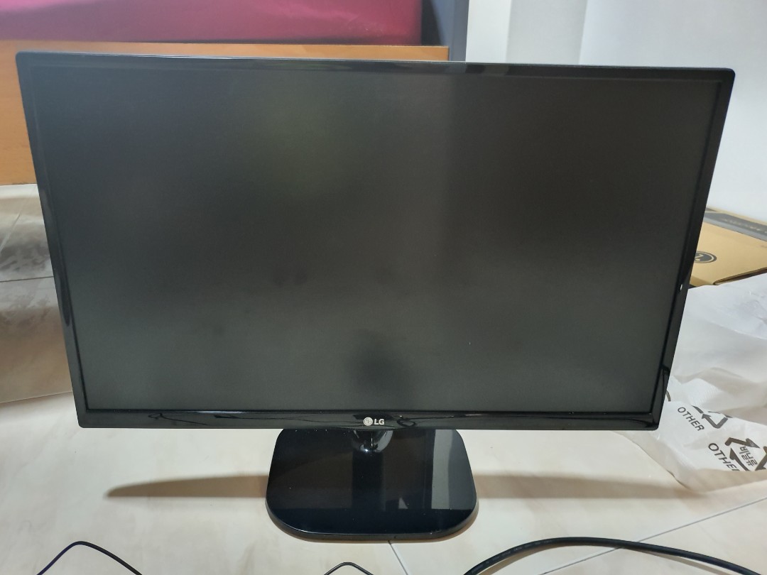 LG 24 inch used monitor, Computers & Tech, Parts & Accessories, Monitor ...