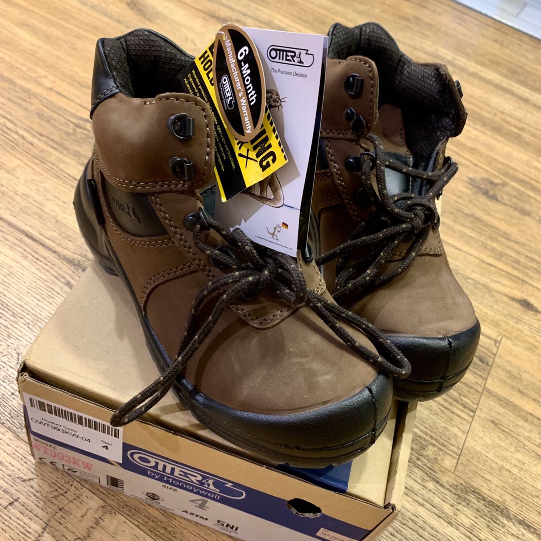 OTTER SAFETY SHOE OWT993KW, Everything Else on Carousell