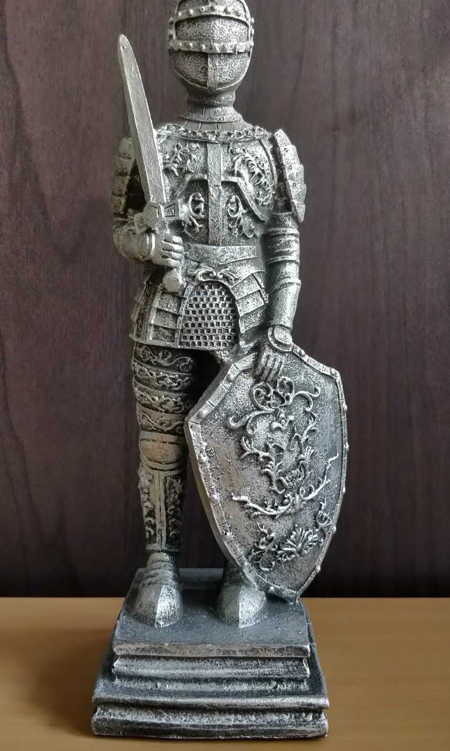 Silver Medieval Armored Roman Knights statue figurine, Hobbies & Toys ...