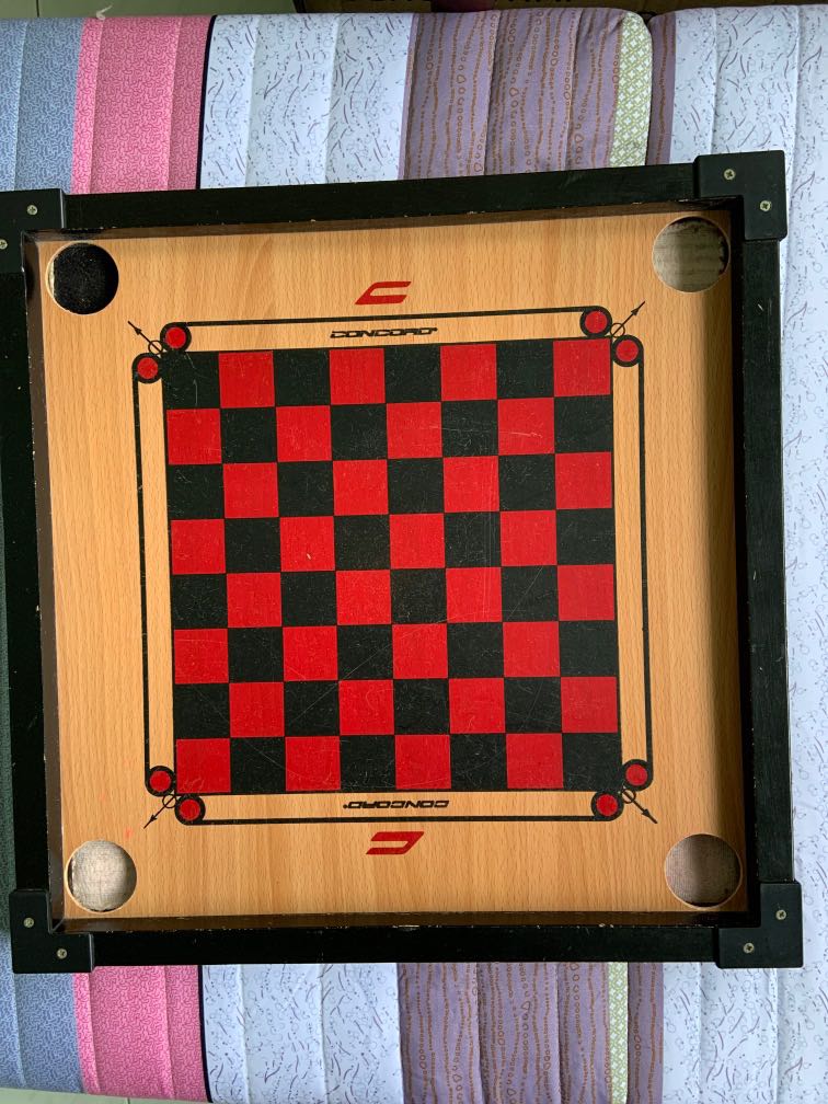 Carom Board, Hobbies & Toys, Toys & Games on Carousell