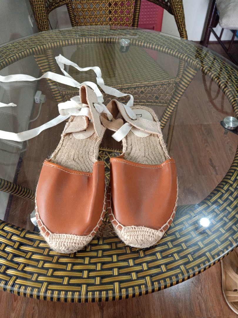 DZAM sandal, Women's Fashion, Footwear, Flats & Sandals on Carousell