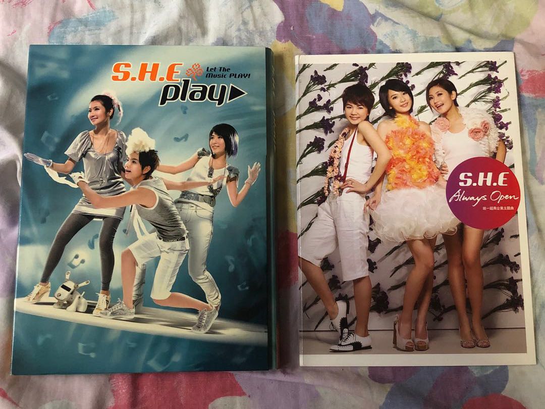 S.H.E CD DVD Selina Hebe Ella, 興趣及遊戲, 音樂樂器 & 配件, 音樂與媒體 - CD 及 DVD - Carousell