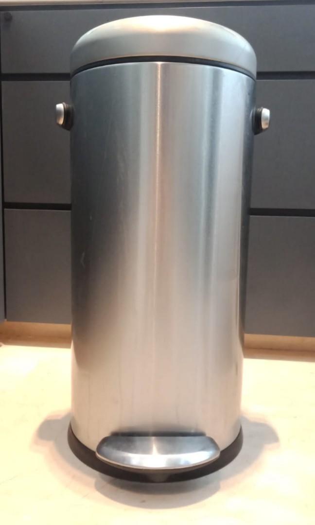 Simplehuman 30L round step bin, Furniture & Home Living, Cleaning ...