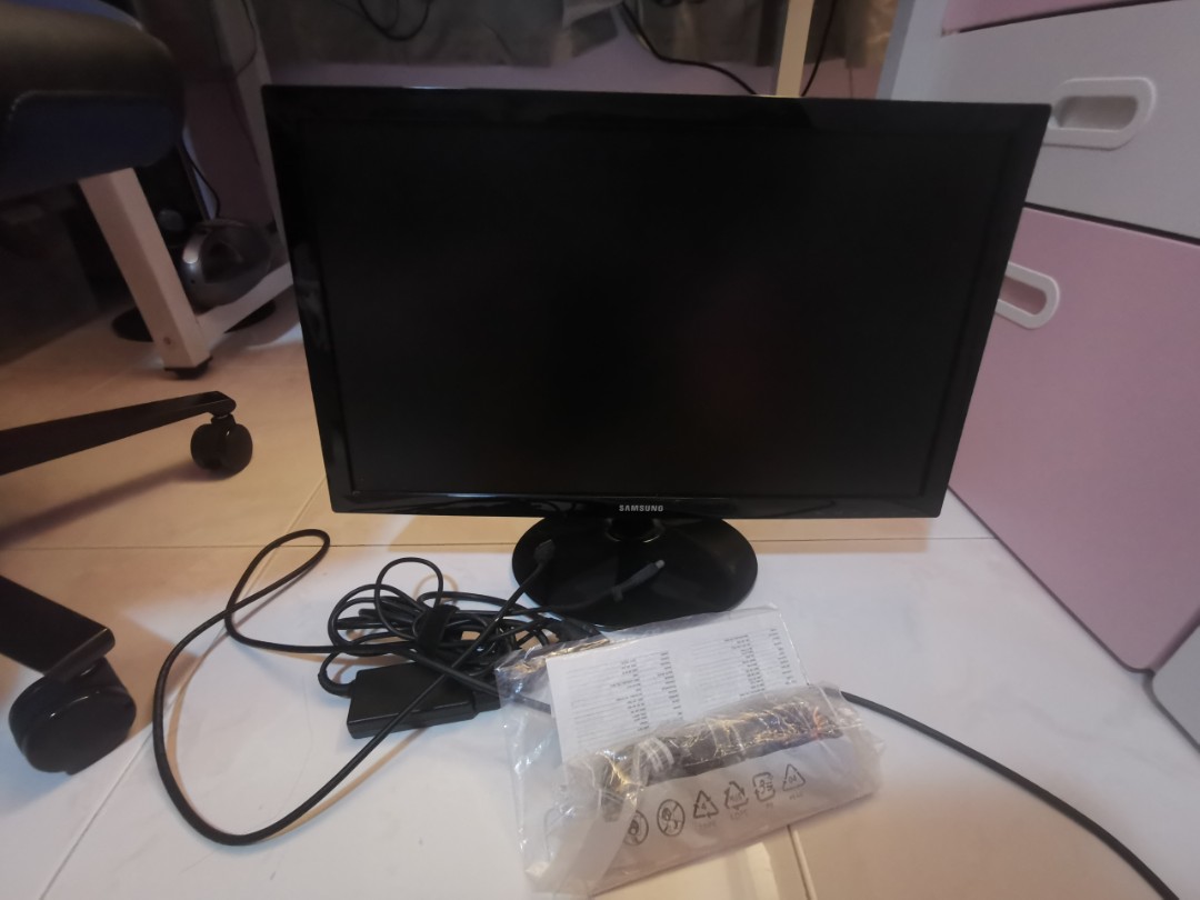 Samsung Monitor S24D300, Computers & Tech, Parts & Accessories, Monitor ...