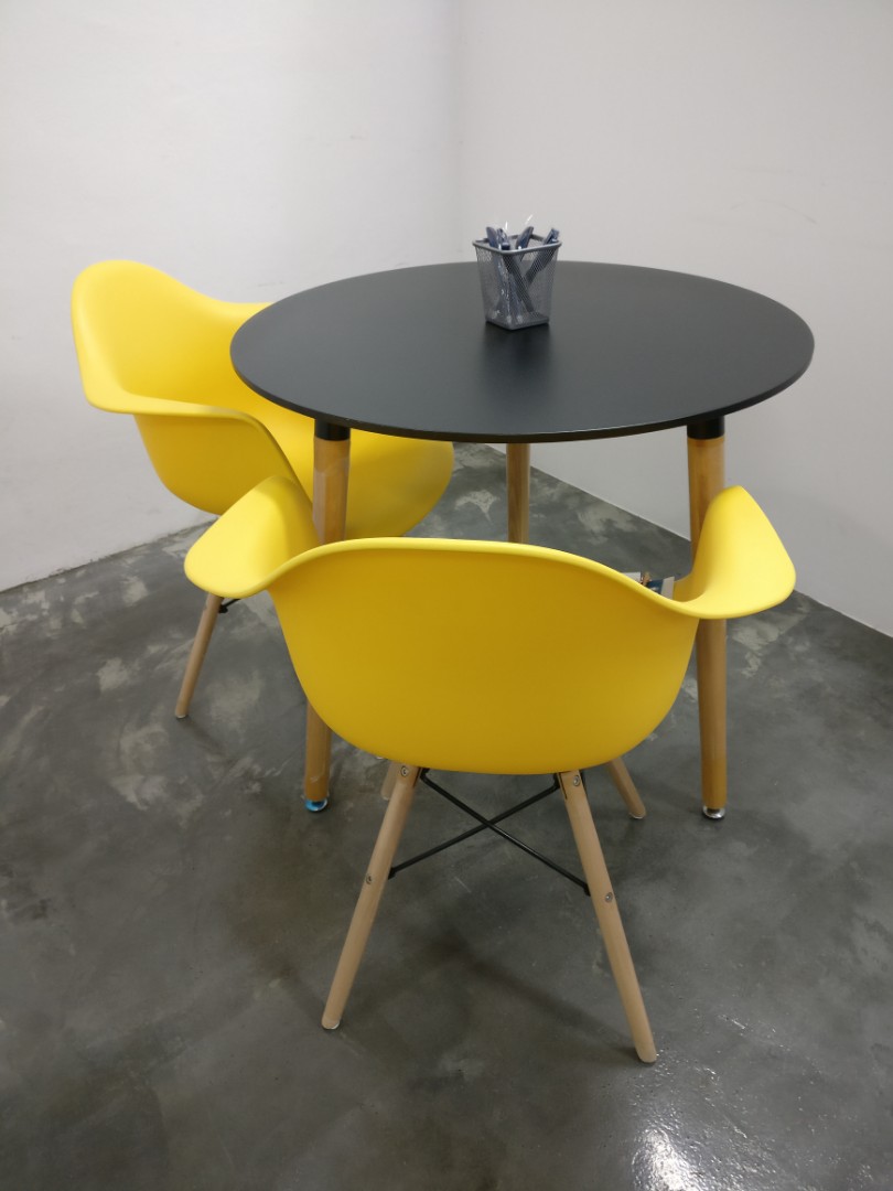 Eames replica round table with chairs, Furniture, Tables & Chairs on ...