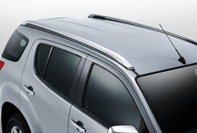 Isuzu MU-X OEM Roof Rail, Car Parts & Accessories, Body Parts and ...